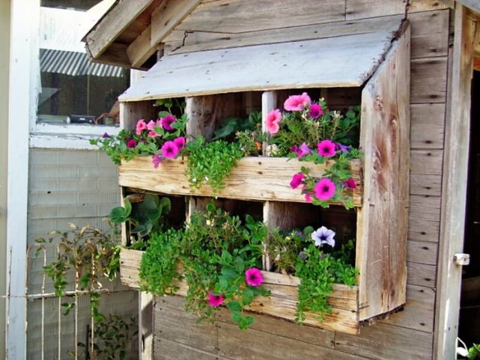 61+ Stunning Vertical Garden Ideas That Will Brighten Up Your Yard ...