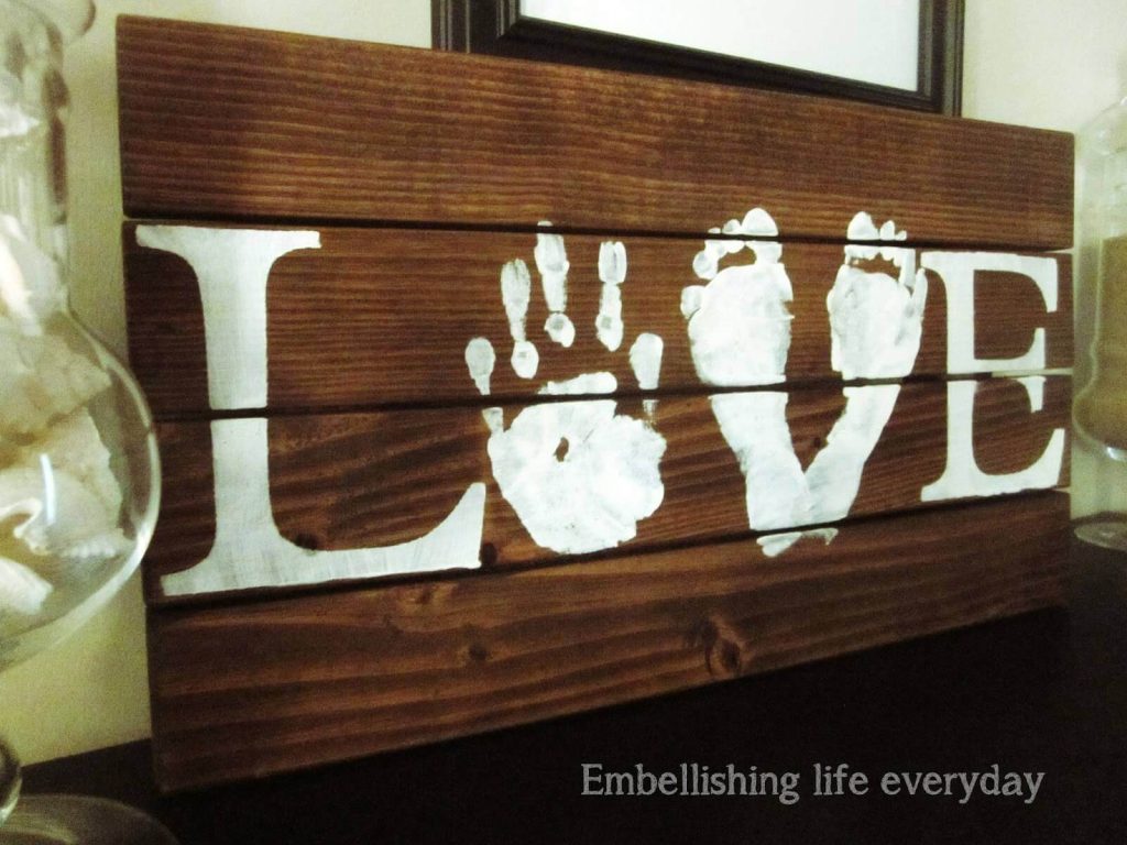 31+ Heartwarming Love Wood Sign Ideas to Personalize Your Home (2024)