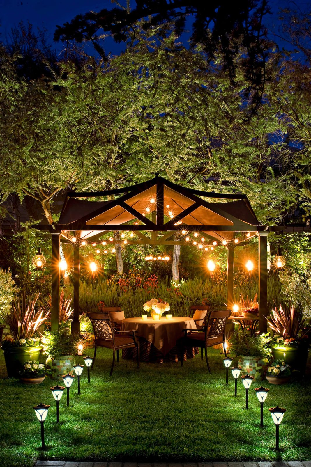 25+ Best Backyard Lighting Ideas for a Magical Outdoor Space in 2024