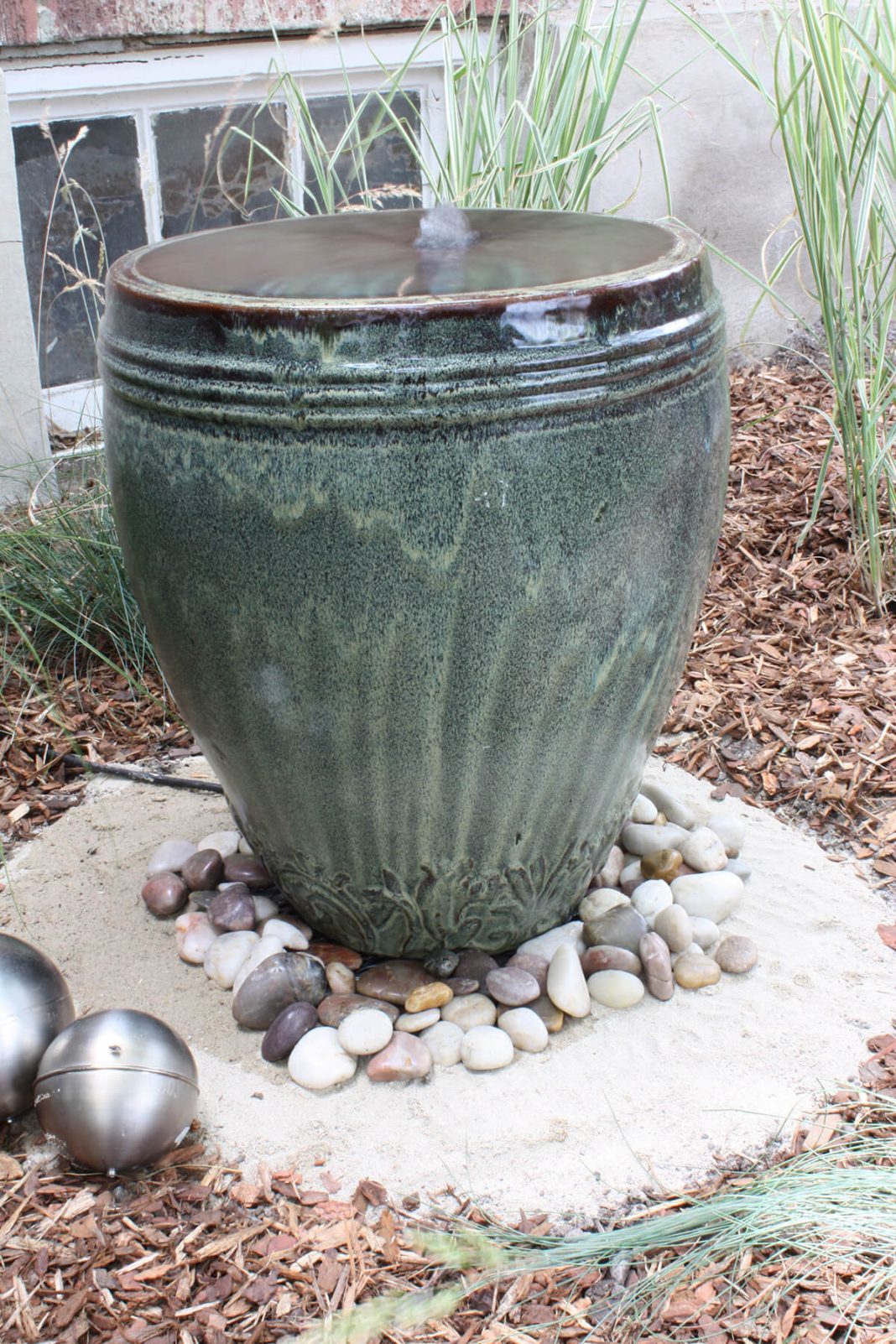25+ Creative DIY Water Feature Ideas To Adorn Your Garden