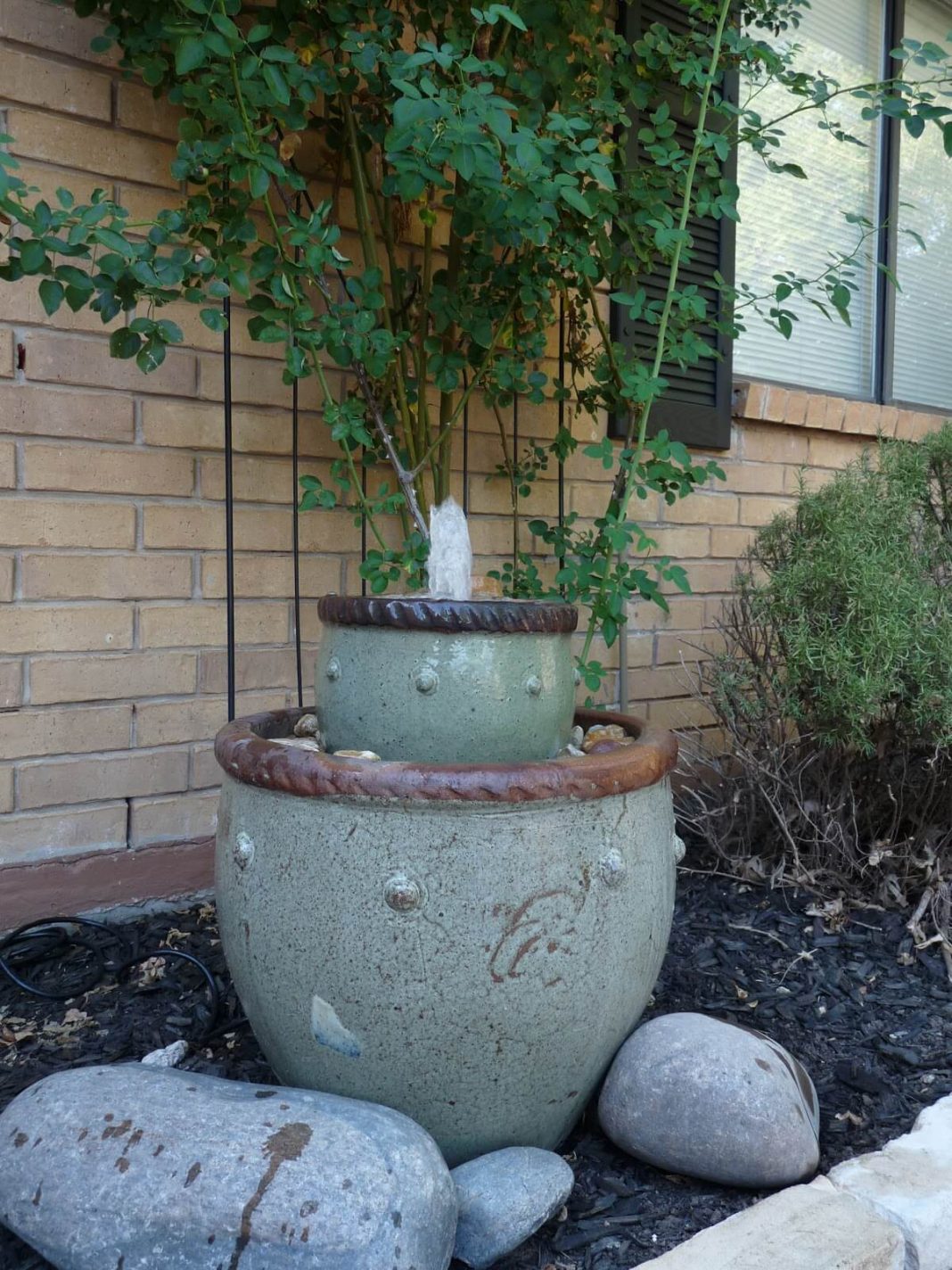 25+ Creative DIY Water Feature Ideas To Adorn Your Garden