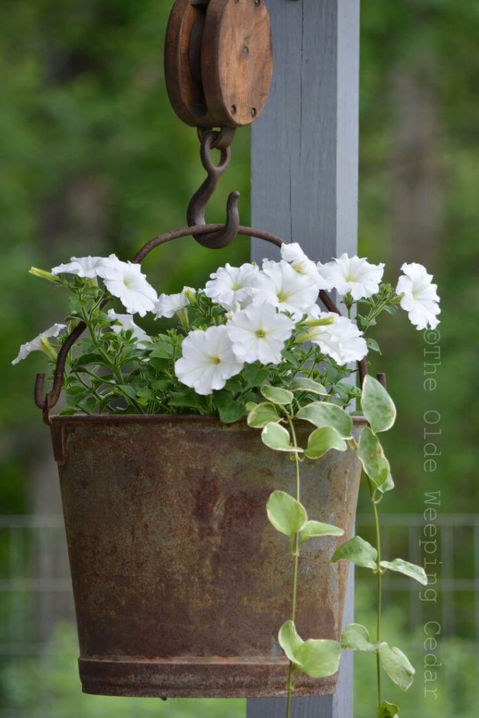 33+ Most Beautiful Vintage Garden Decor Ideas - FarmFoodFamily
