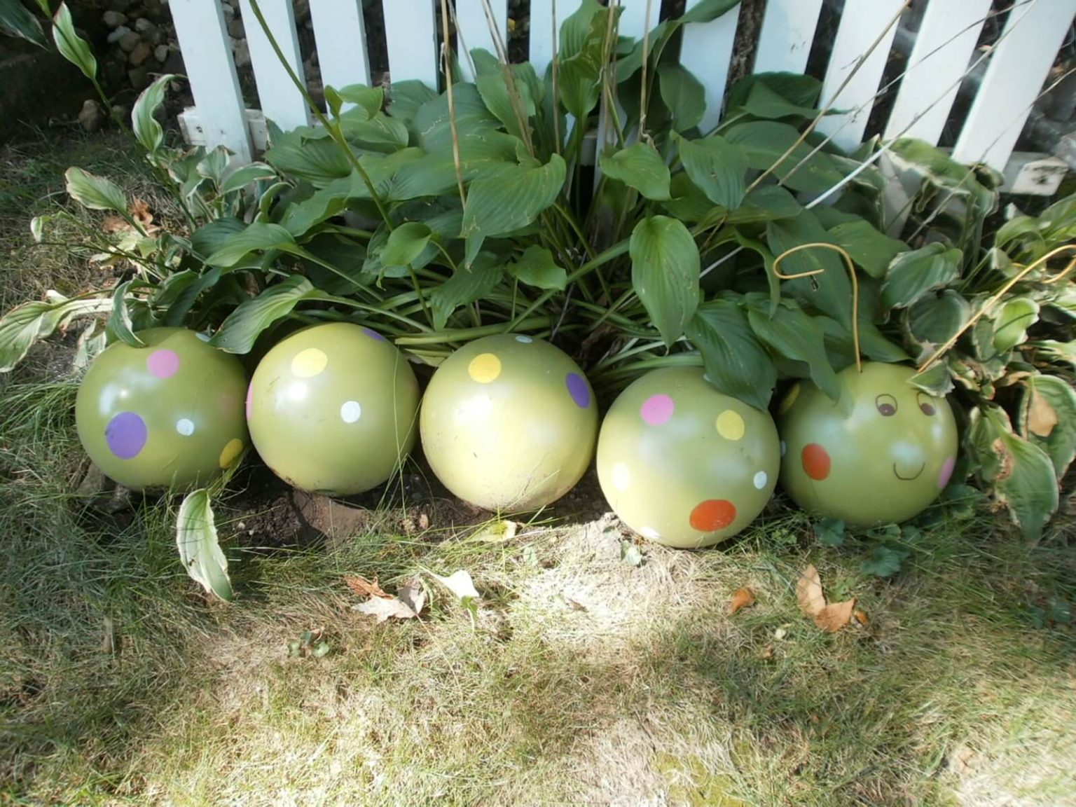 25+ Creative DIY Garden Ball Ideas to Brighten Up Your Yard (2024)