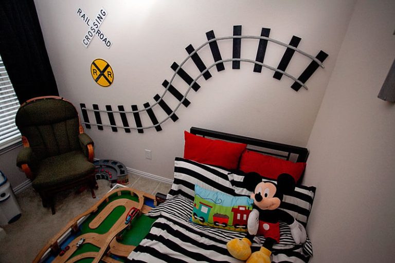 How to Decorate a Train Themed Bedroom (2024) - FarmFoodFamily