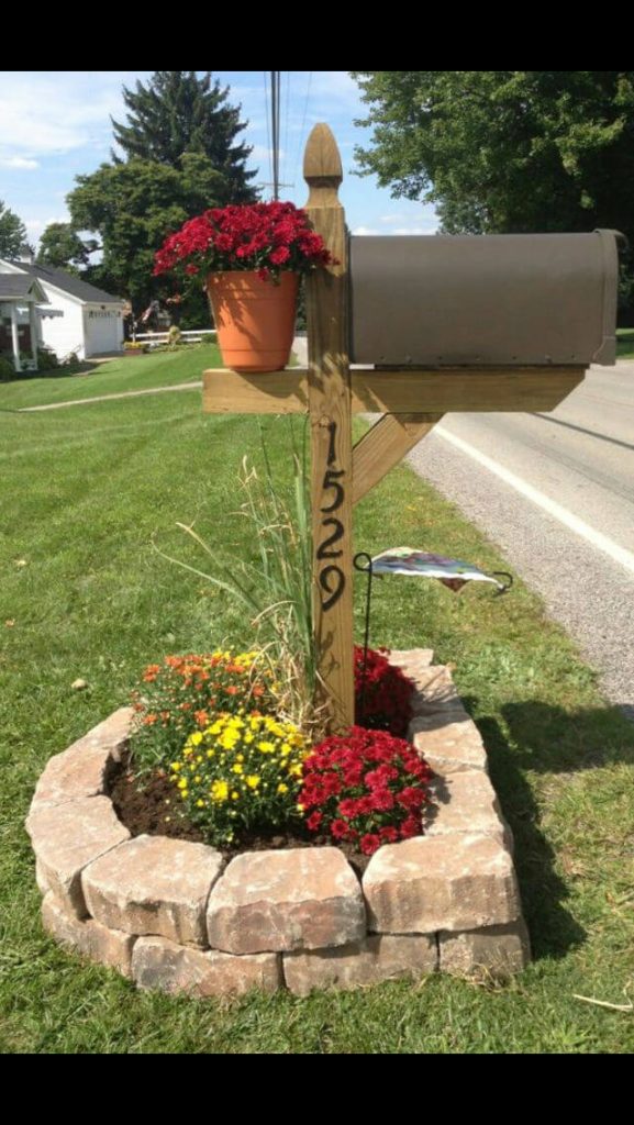 35+ Best Mailbox Landscaping Ideas For 2024 - FarmFoodFamily