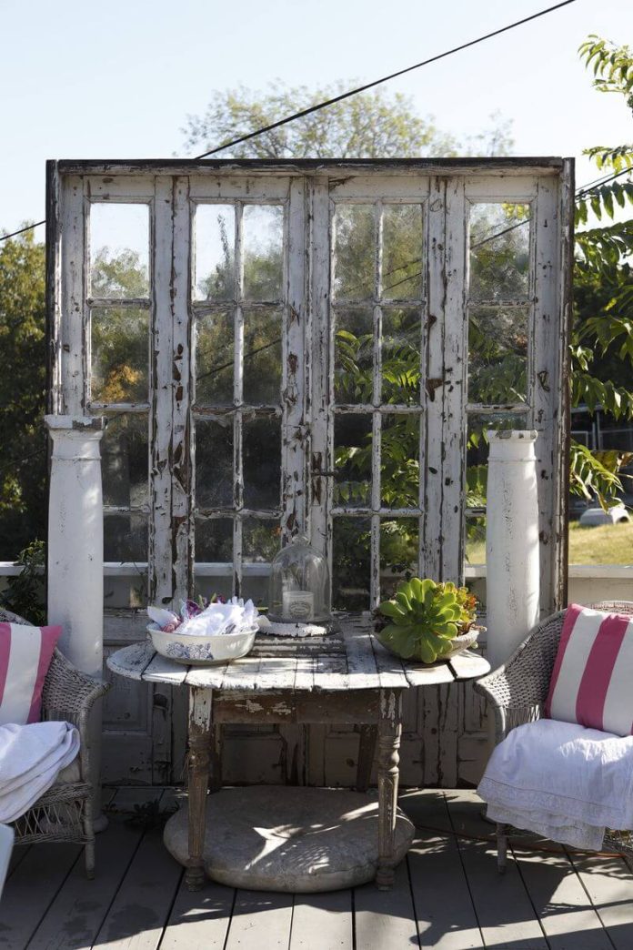 15+ Best DIY Outdoor Window Decor Ideas For Your House (2024)