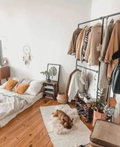 13 Creative Ways To Create a Wardrobe With Low Budget