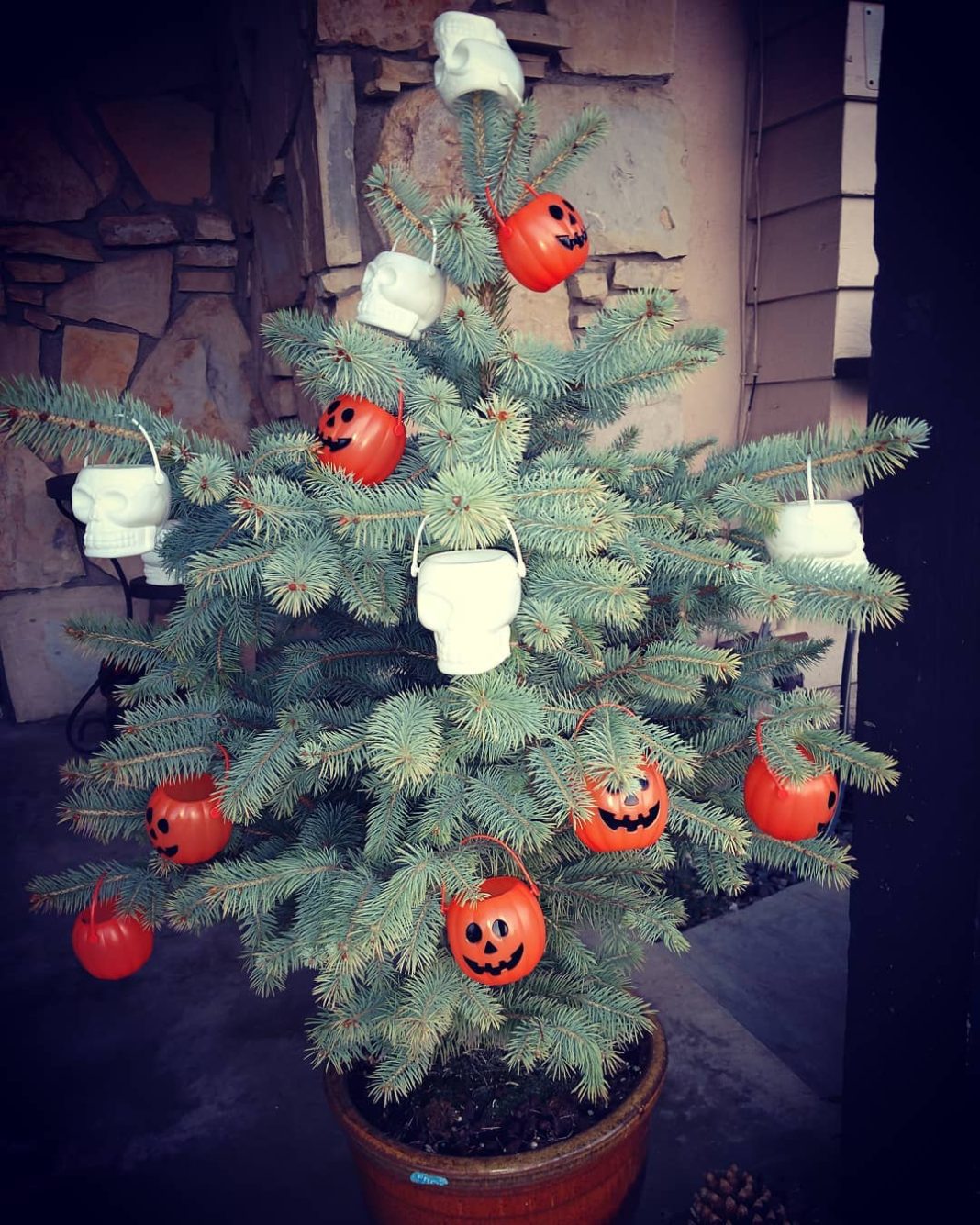 14 Halloween Trees That Will Take Your Love For This Date To Another Level