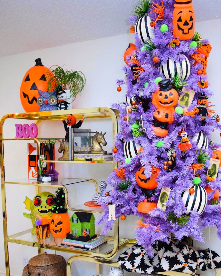14 Halloween Trees That Will Take Your Love For This Date To Another Level