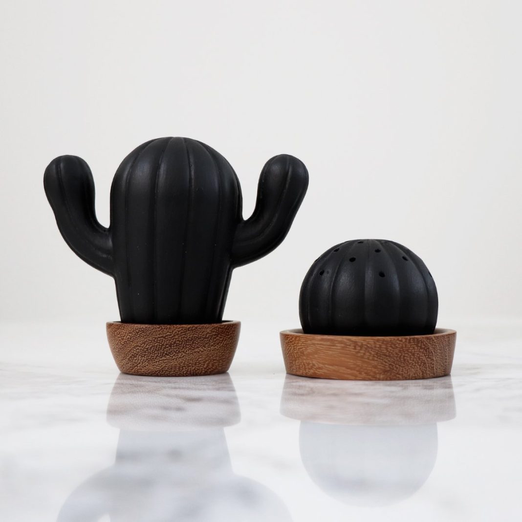 23+ Decor Ideas In Black Will Add a Touch of Mystery To Your Room