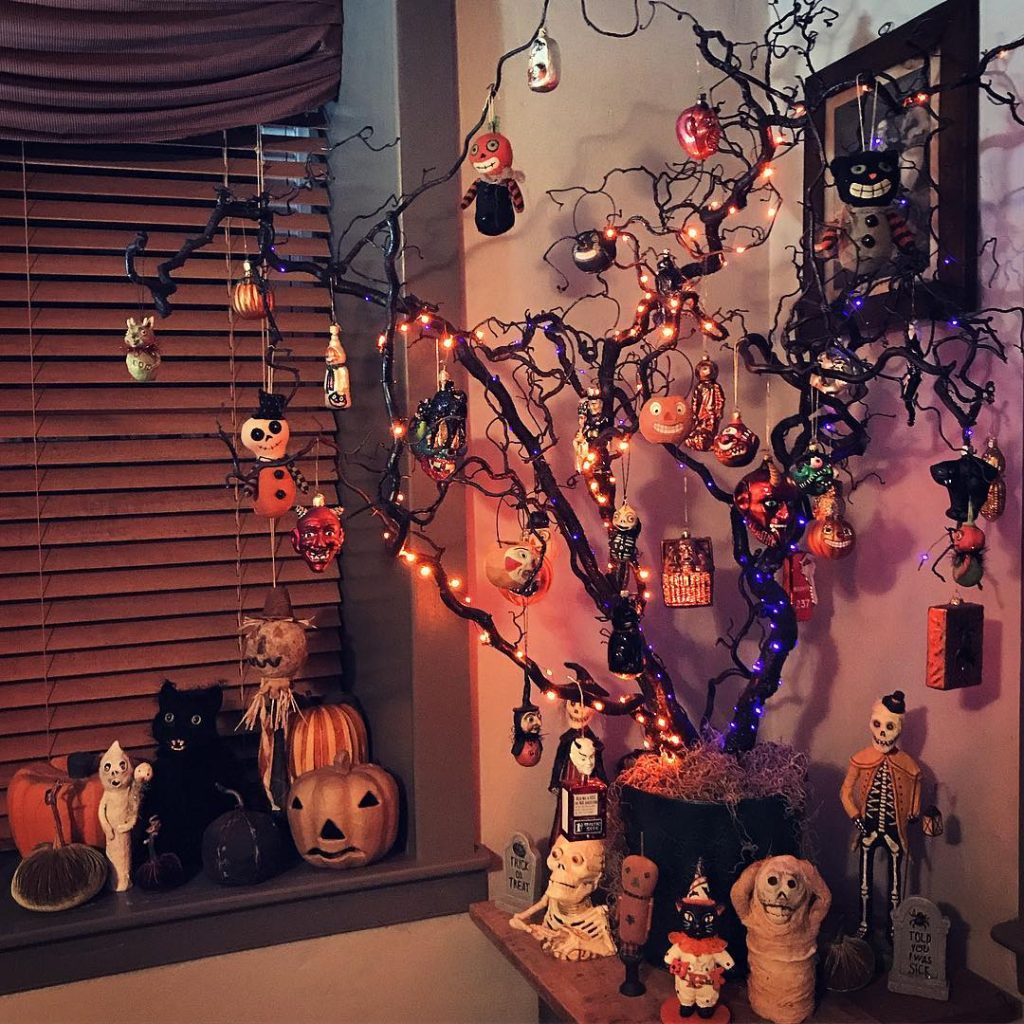 14 Halloween Trees That Will Take Your Love For This Date To Another Level