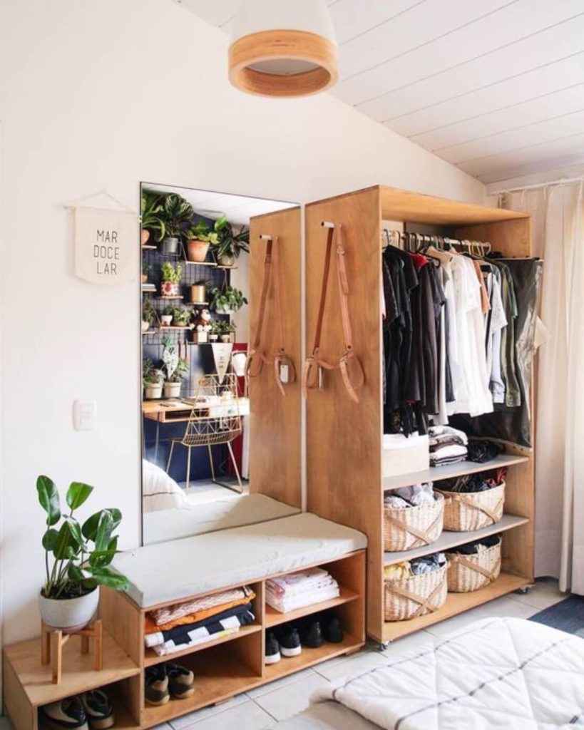 13 Creative Ways To Create a Wardrobe With Low Budget