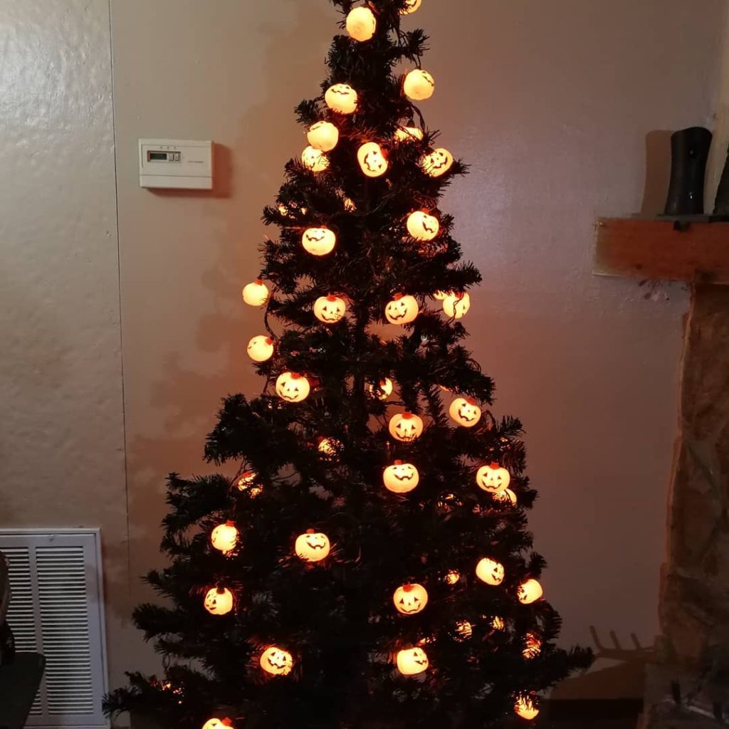 14 Halloween Trees That Will Take Your Love For This Date To Another Level