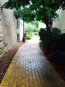 16+ Beautiful Yellow Brick Road Garden Ideas & Designs For 2024