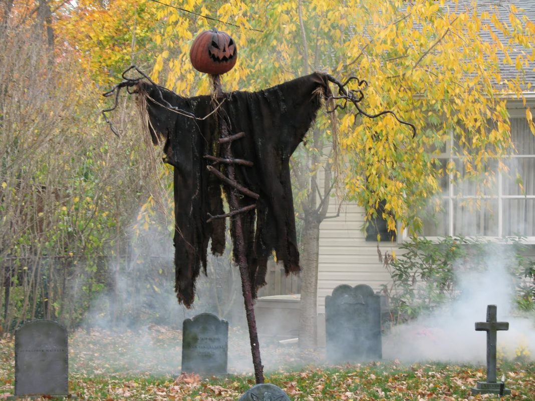 19+ Scary Halloween Decoration Ideas & Designs For Your House 2024