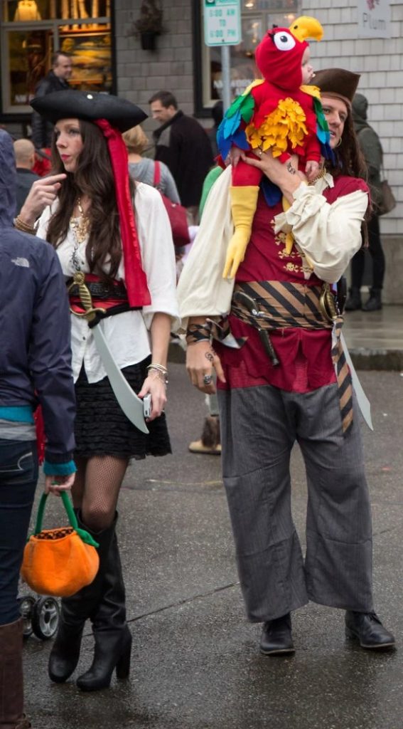 22+ Inexpensive Costumes for Kids and Adults That Can be Made at Home