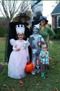 22+ Inexpensive Costumes for Kids and Adults That Can be Made at Home