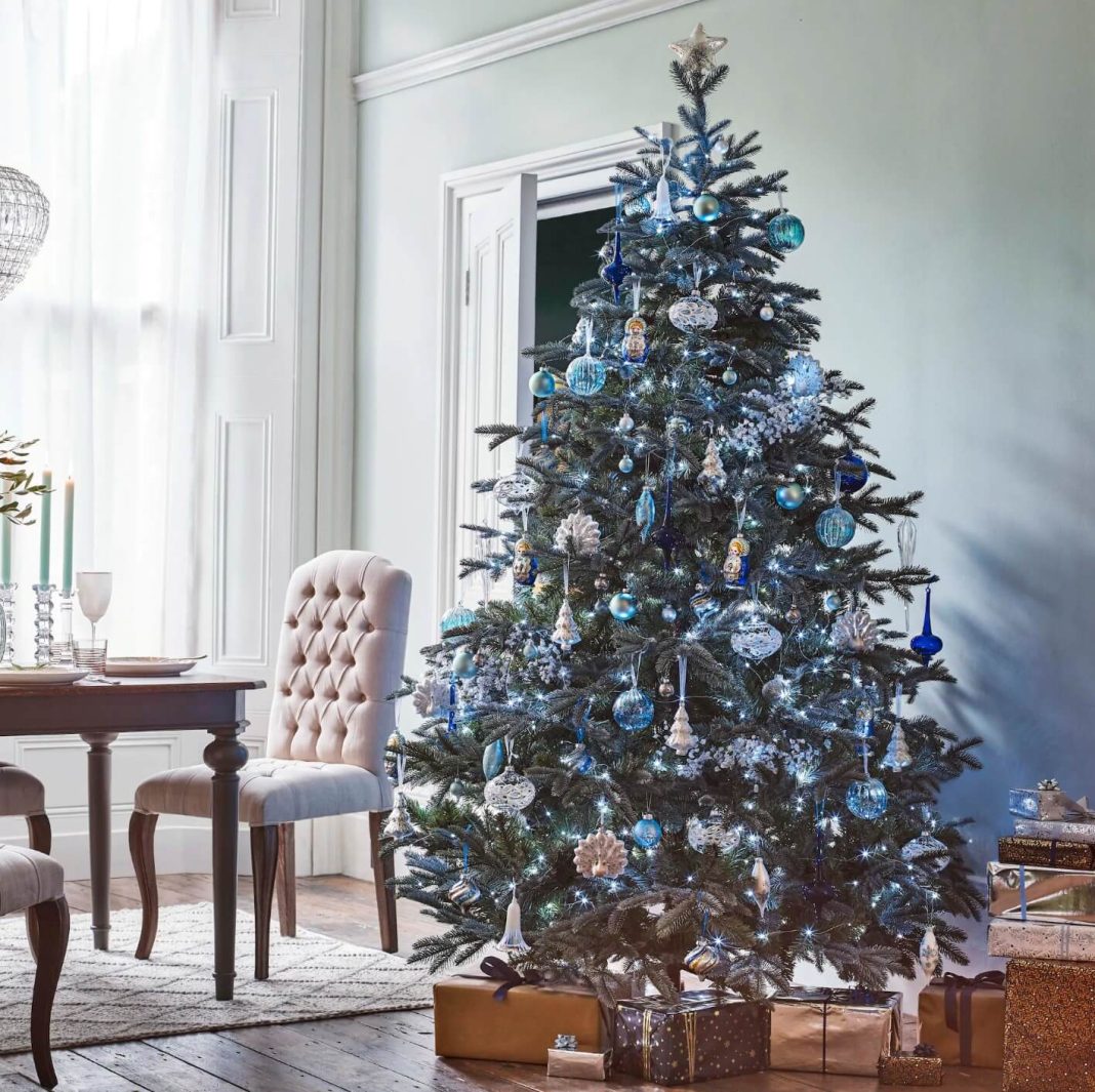 45+ Gorgeous Blue Christmas Decorations to Elevate Your Festive Spirit 2024