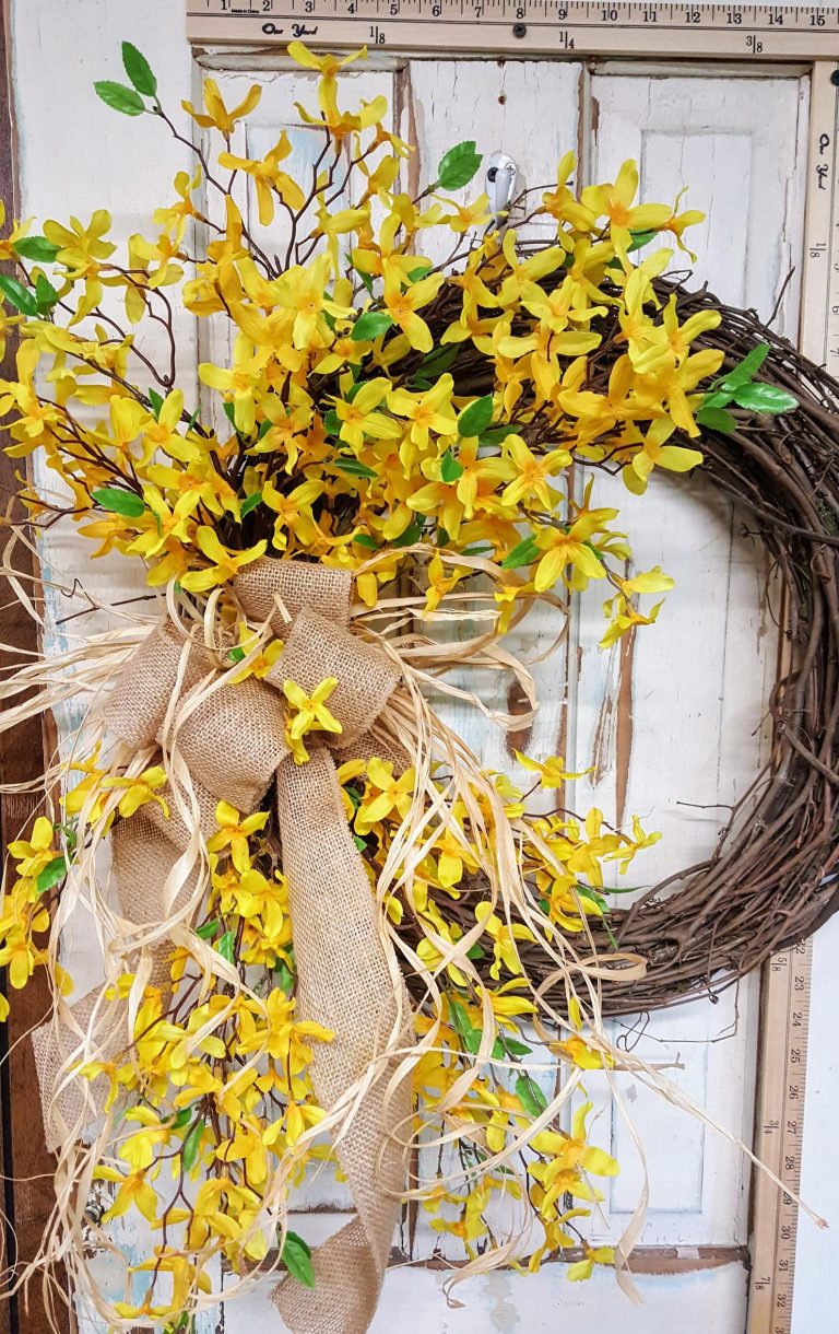 20+ Beautiful DIY Farmhouse Wreath Craft Ideas & Designs For 2024
