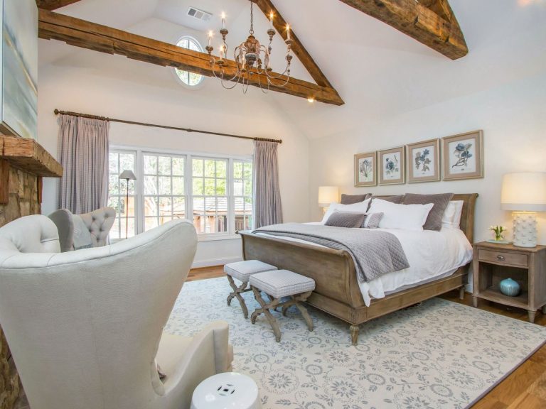 21+ Best Farmhouse Guest Bedroom Decor Ideas & Designs In 2024