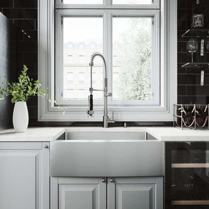 28+ Stunning Farmhouse Kitchen Sink Ideas & Designs For 2024