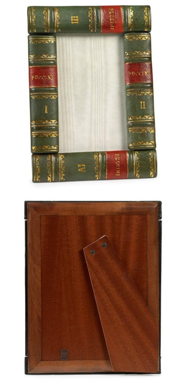 21+ Creative DIY Old Book Craft Ideas & Projects (With Instructions)