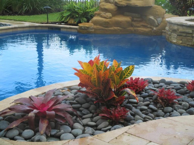 30+ Amazing Landscaping Ideas with Beach Stones For 2024