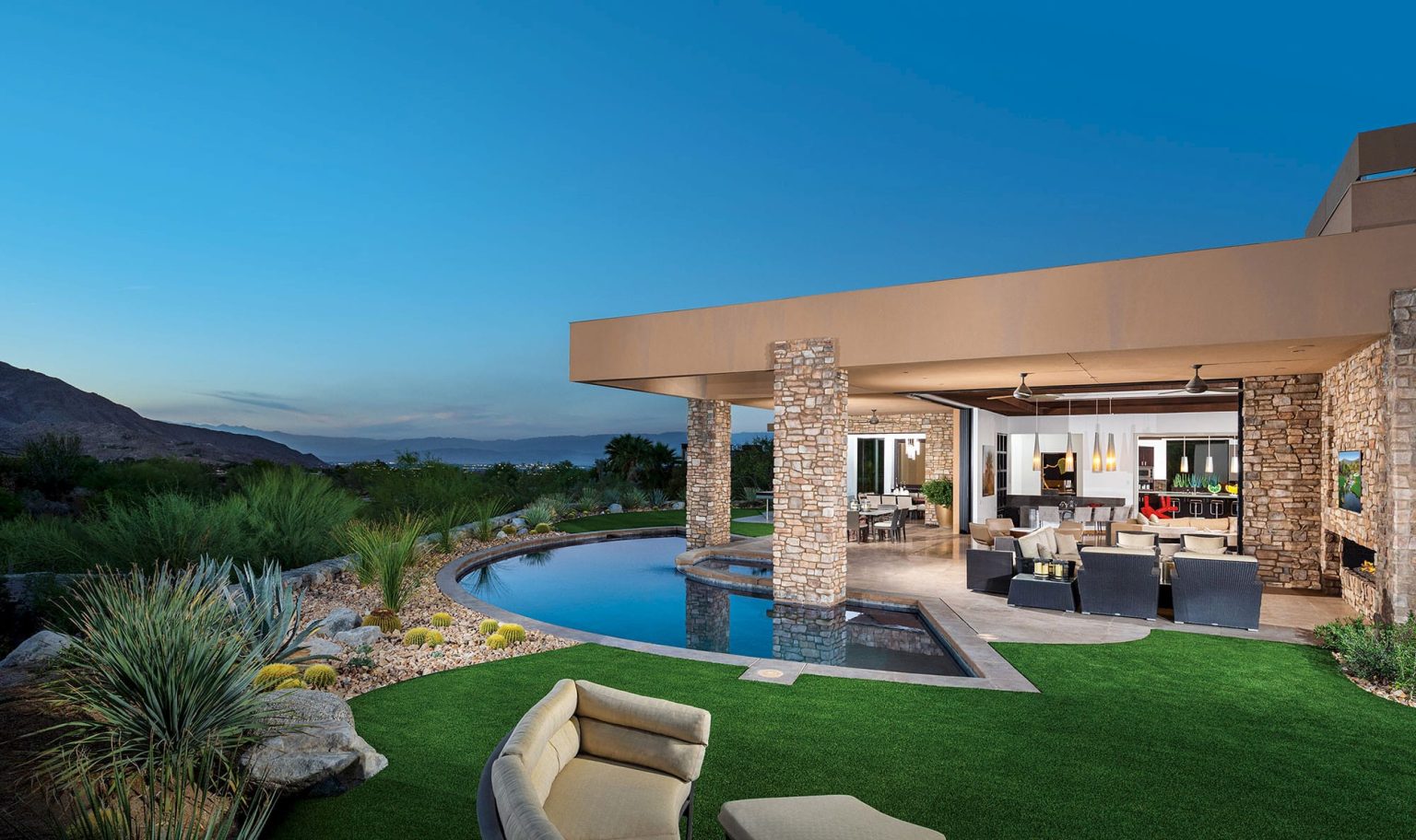 21+ Cheap Desert Backyard Landscaping Ideas - Drought Tolerant Gardens