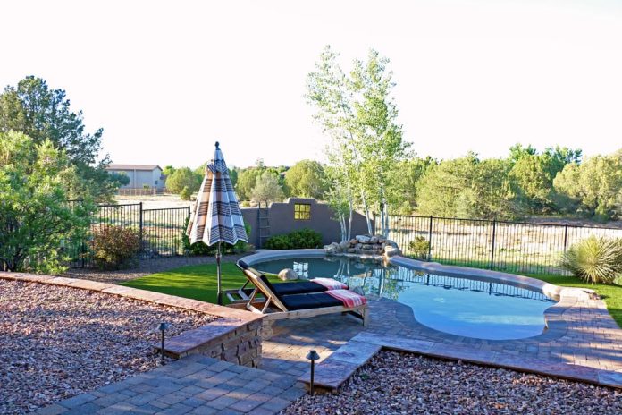 25+ Awesome Arizona Backyard Landscaping Ideas On A Budget (2024)