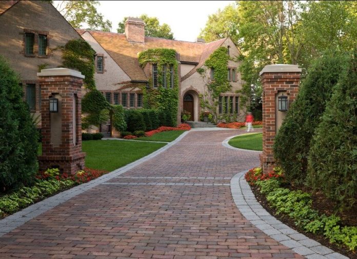 20+ Best Driveway Ideas and Designs On A Budget (With Pictures) 2024