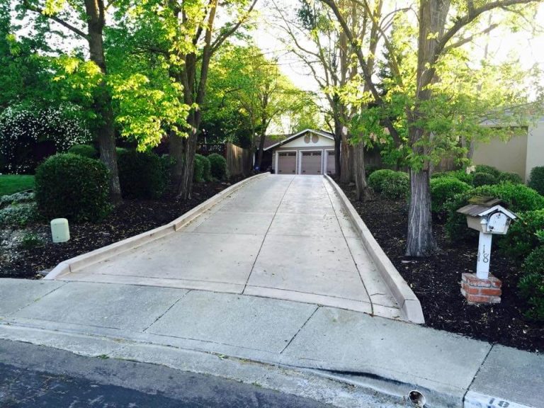 20+ Best Driveway Ideas and Designs On A Budget (With Pictures) 2024