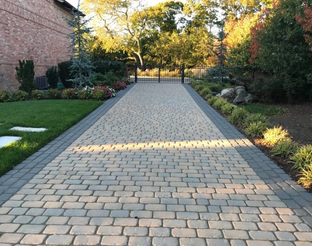 20+ Best Driveway Ideas and Designs On A Budget (With Pictures) 2024