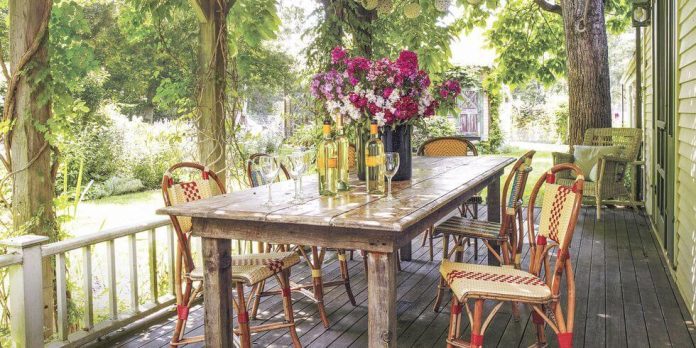 30+ Cheap and Simple DIY Porch Railing Ideas & Designs For 2024