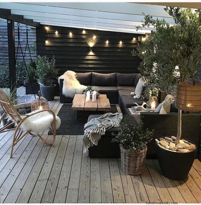 31+ Best Tiny Condo Balcony Patio Ideas & Designs For Privacy 2024