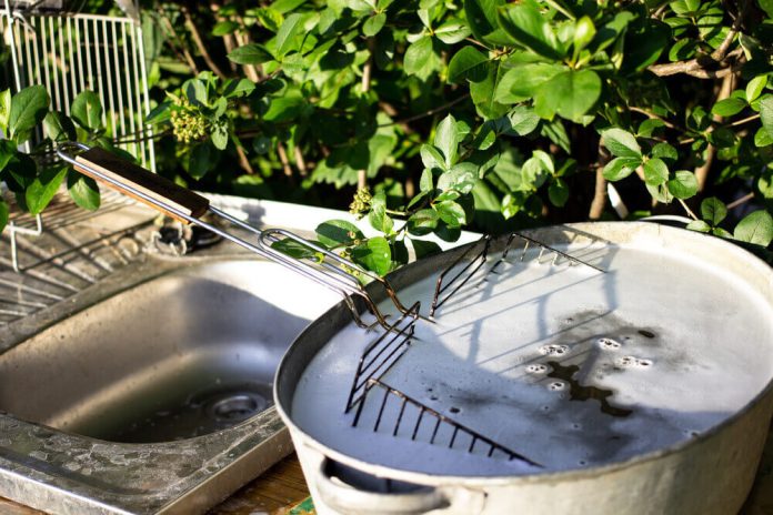 Top 6 Outdoor Kitchen Essentials: What Should You Get?