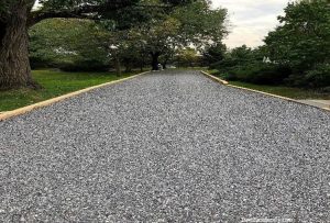 10+ Inexpensive Driveway Edging Ideas & Designs (Gravel, Asphalt,..)