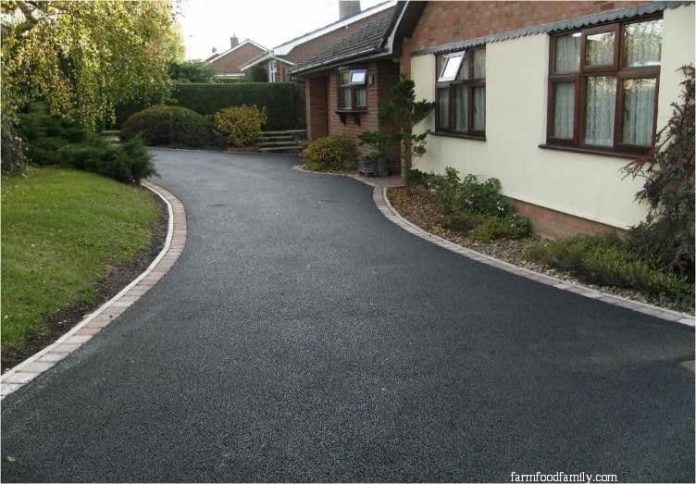 10+ Inexpensive Driveway Edging Ideas & Designs (Gravel, Asphalt,..)