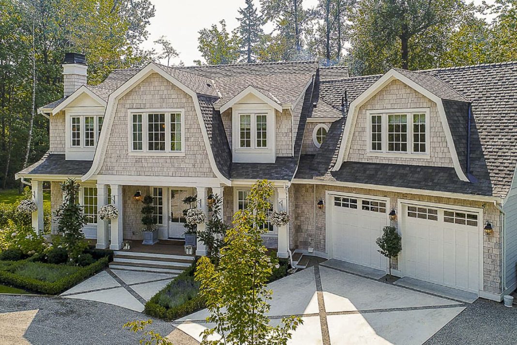 Gambrel Roof: Types, Ideas, Calculator, Advantages and Disadvantages