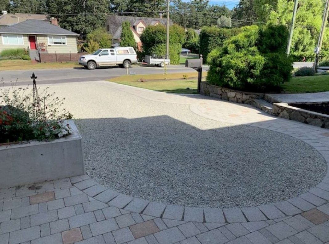 Stone Driveway: Cost, Installation, Pros and Cons, Ideas (2024)