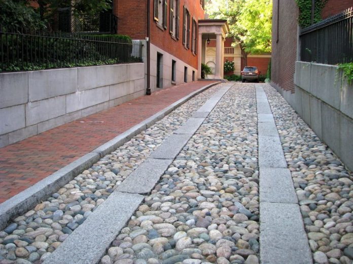 Stone Driveway: Cost, Installation, Pros and Cons, Ideas (2024)