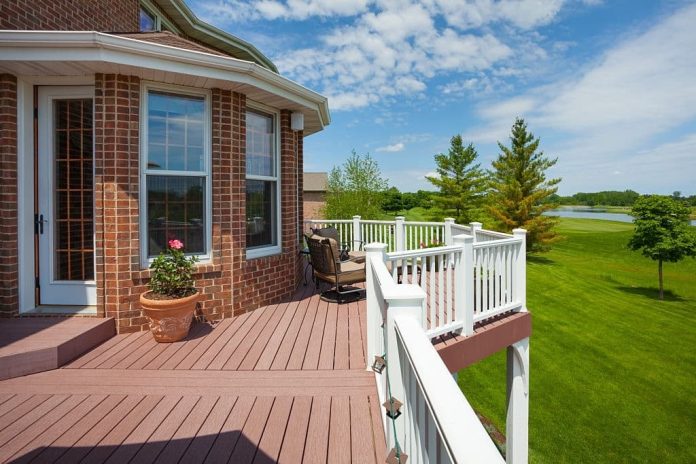 50+ Awesome DIY Deck Railing Designs & Ideas For 2024