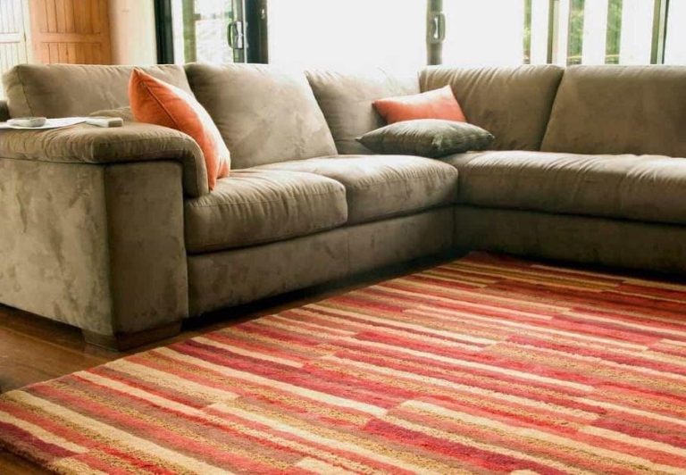 What Color Rug Goes With A Gray Couch? (30 Best Options)