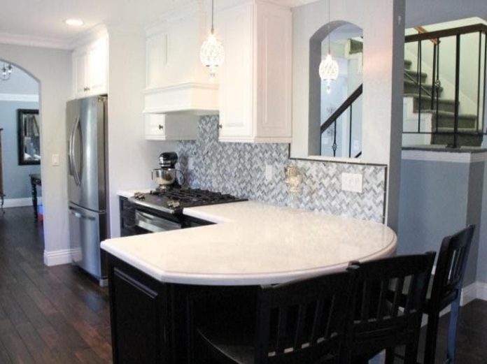 35+ Best Kitchen Peninsula Ideas and Designs (With Layouts) For 2024