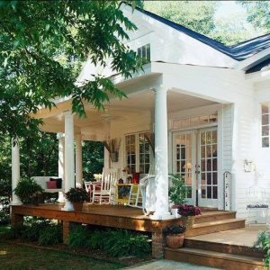 30+ Simple Back Porch Ideas and Designs On A Budget (Pictures)