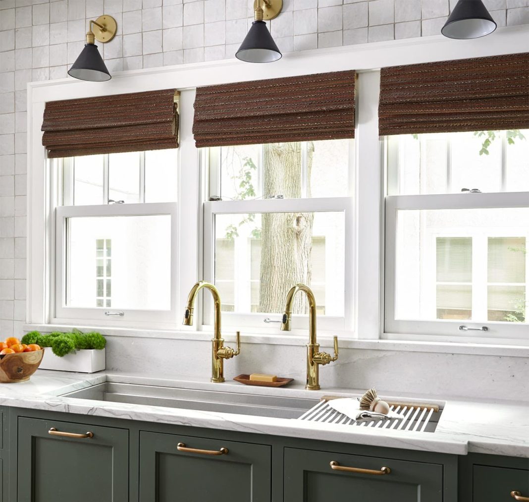 35+ Best Kitchen Window Decor Ideas and Designs (With Pictures)
