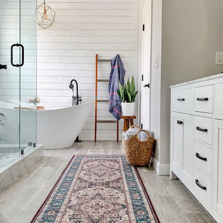 35+ Best Bathroom Rug Ideas and Designs (Photos) For 2024