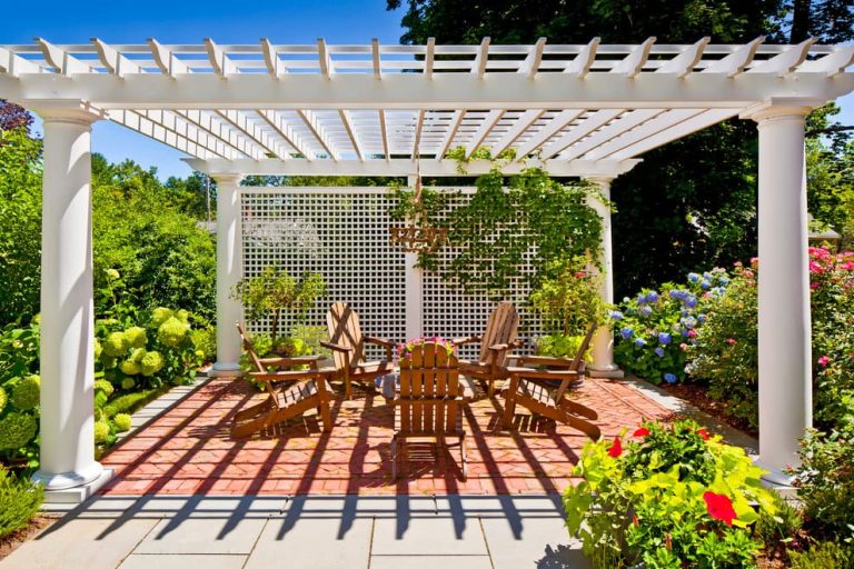 35+ Best Deck Shade Ideas and Designs (With Pictures) For 2024