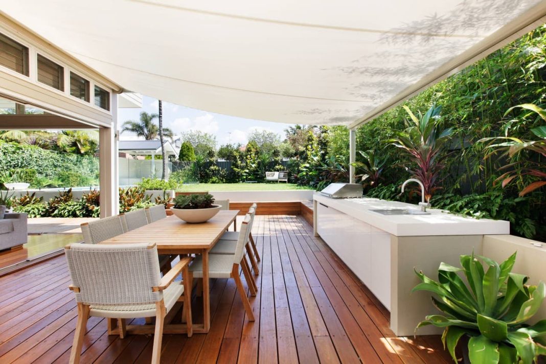 35+ Best Deck Shade Ideas and Designs (With Pictures) For 2024