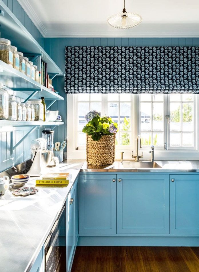 35+ Best Kitchen Window Decor Ideas and Designs (With Pictures)