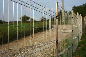 31 Different Types Of Fences (Styles, Materials) For Your Yard (Photos)